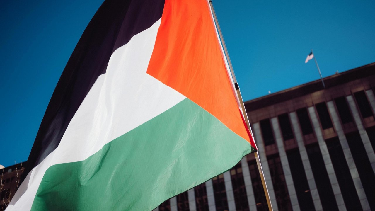 David Lisnard contre l’idée d’arborer le drapeau palestinien sur les ...