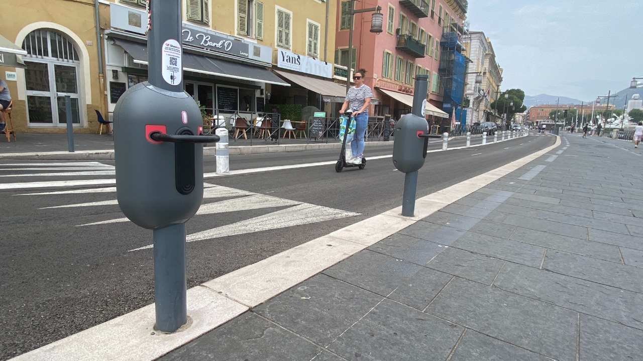 A quoi vont servir les cadenas installés sur les poteaux à Nice A quoi vont servir les cadenas installés sur les poteaux à Nice